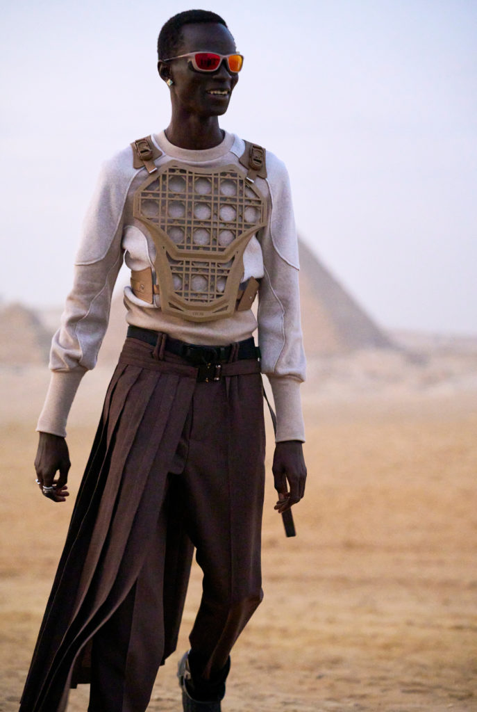 Pour son défilé homme Fall 2023, Dior squatte les pyramides de Gizeh ...