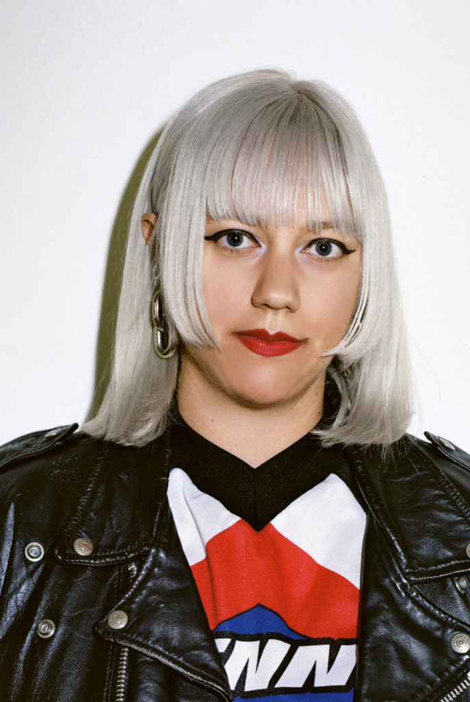 Jeanne Friot, la créatrice qui redéfinit les frontières du genre ...