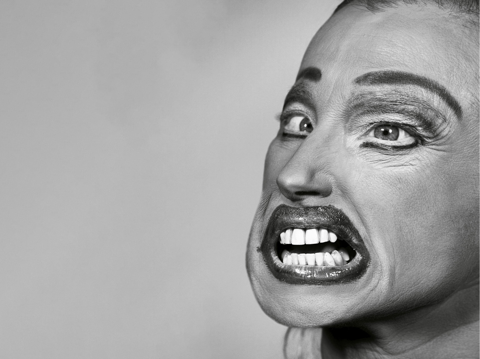 “Cringe Binge” : why everybody is currently embracing bad taste and ...