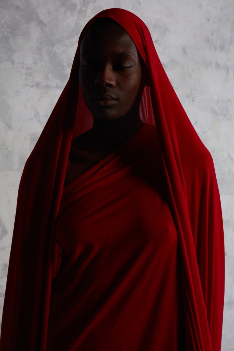 Qui est Yama Ndiaye, lauréate du prix Picto de la mode 2024 ? - Mixte Magazine