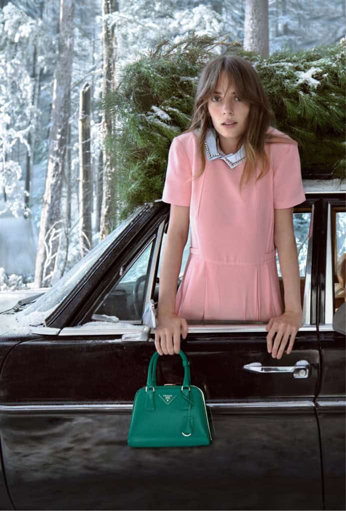Prada dévoile “A Winter’s Tale”, sa campagne Holiday 2025 - Mixte Magazine