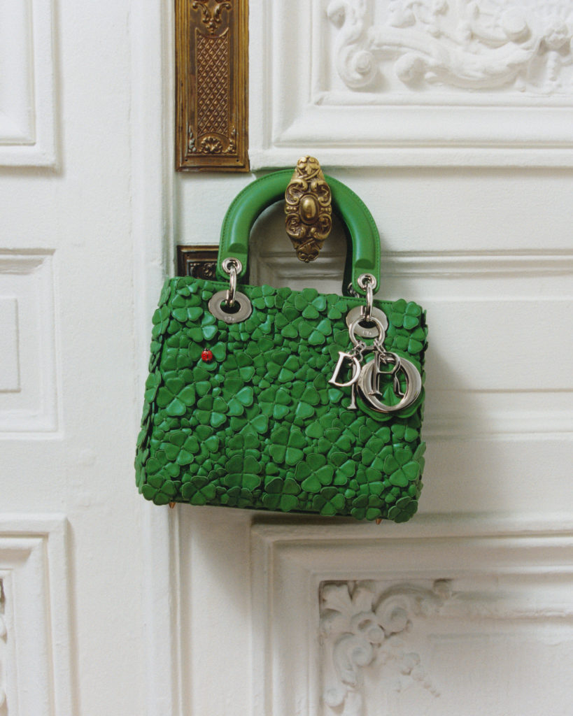 Dior installe un pop-up au Bon Marché, clin d’œil à la boutique ...