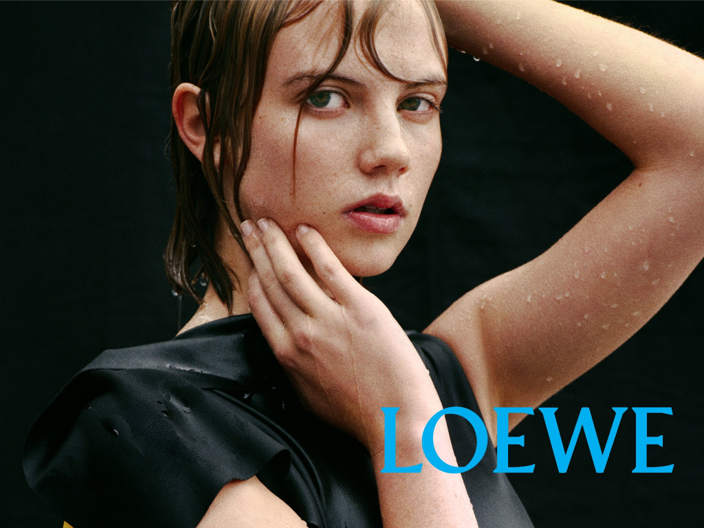 Loewe dévoile sa campagne SS26, la première du duo Jack McCollough et ...